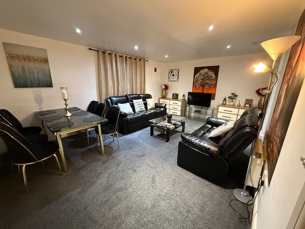 Guildford Court Apartment In Colchester - Mersea Island