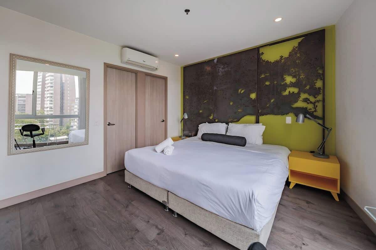 Loft, 1 cama king-size, varanda | Ferro/tábua de engomar, Wi-fi grátis 