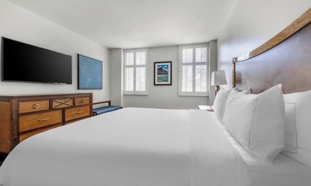 2/2 HGVC Lagoon Tower Beachfront Resort and Spa Reviews, Deals & Photos ...