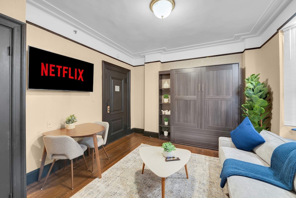 Stunning Apt in The Heart of New York City GYM! Reviews, Deals & Photos ...