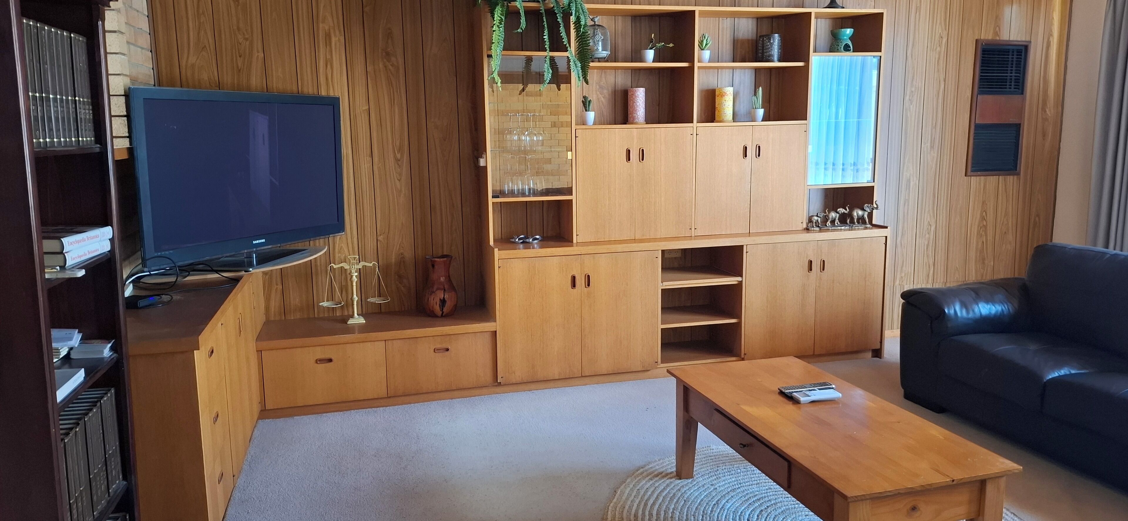 Pak House Central  - New Listing  - Central Spacious Family Home - Echuca