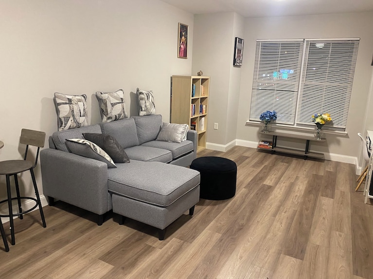 Cozy 1-bedroom Apartment In Peaceful Philadelphia With Ac And Gym - Cherry Hill, NJ