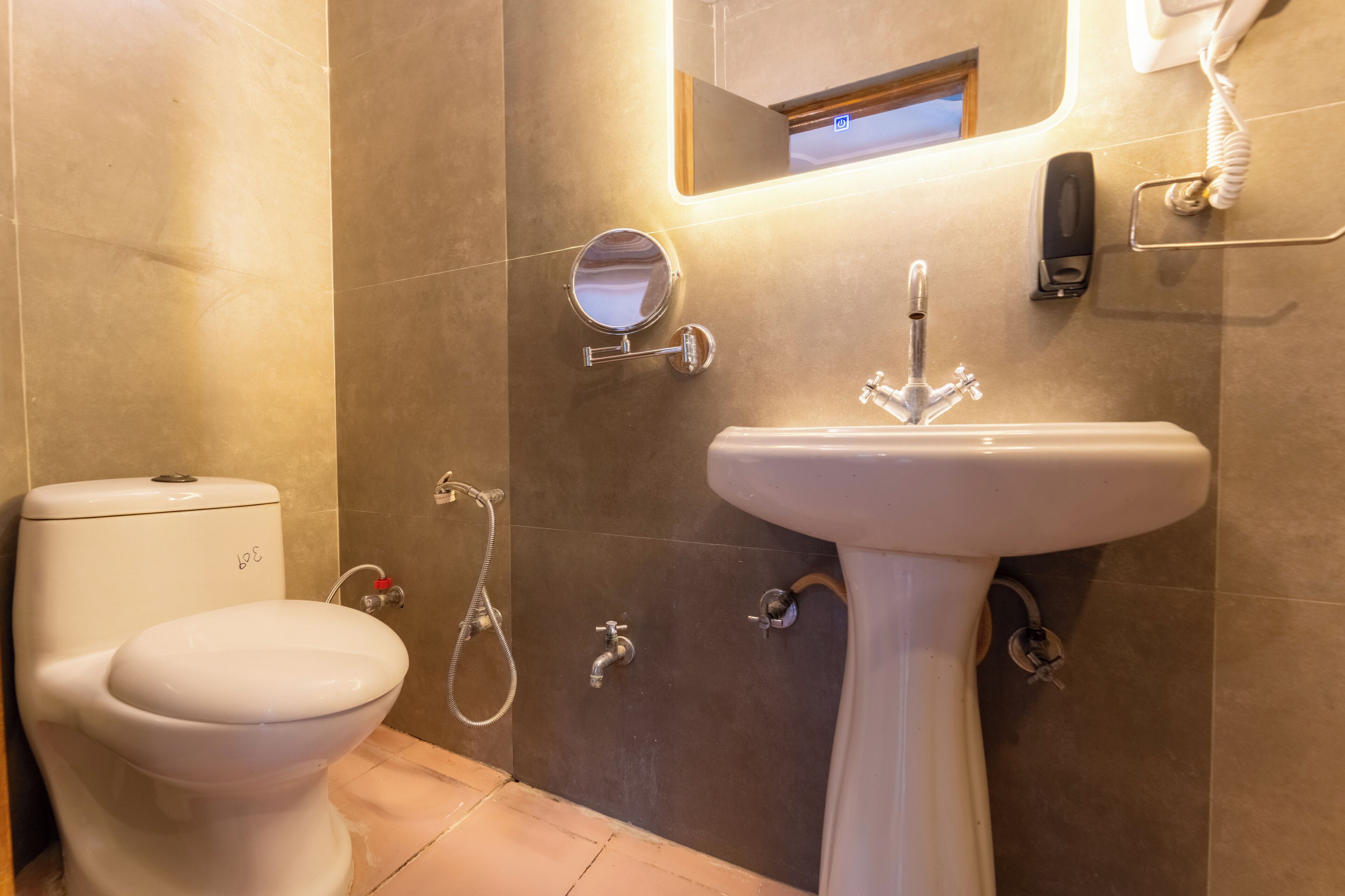 Zoukstayz  Your Home Away From Home - Uttarakhand