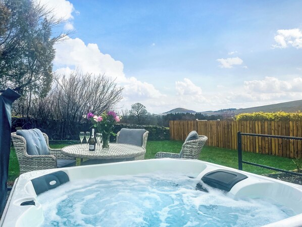 2 bedroom accommodation in Keswick Reviews, Deals & Photos 2026 ...