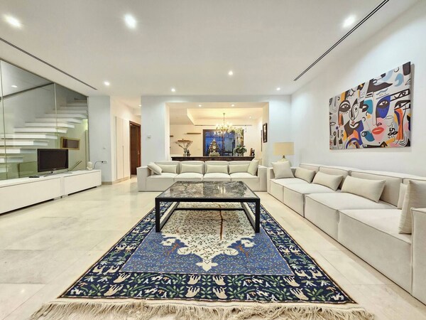 Refined Villa In The Heart Of La Marsa With Garden - La Marsa