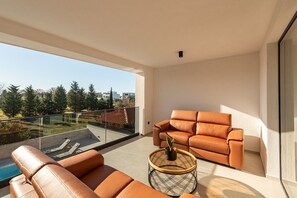 Villa de Luxo, vista parcial para o mar | Varanda