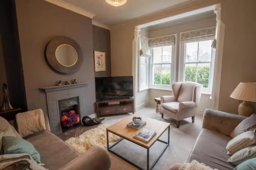 Victorian 3 Bedroom Terrace 10 Mins Walk To Colchester Centre - Colchester