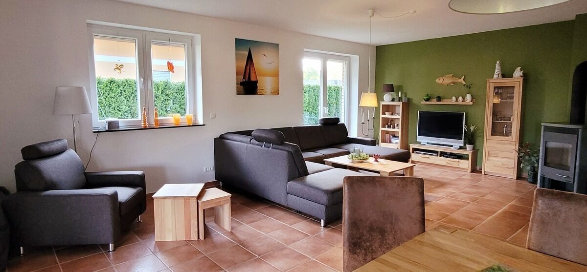 Großzügige Ferienwohnung Am Plauer See Mit Terrasse, Seeblick Und Kamin - Alt Schwerin