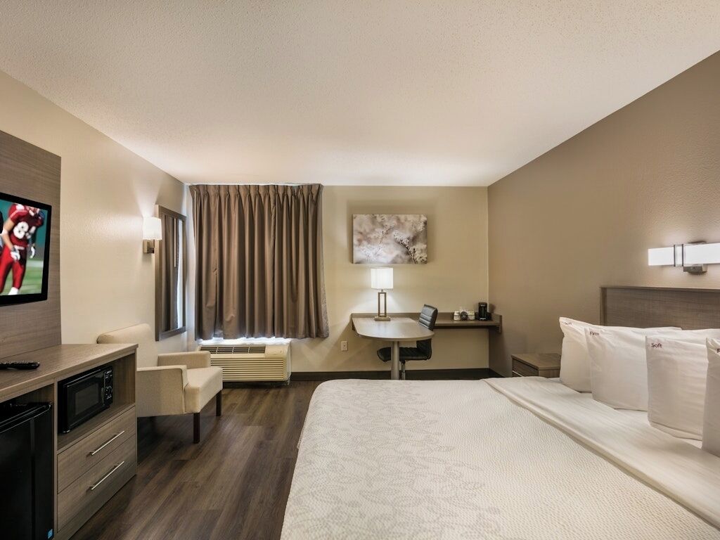 Relaxing Room W/ Modern Essentials Near Salem Dining, Shopping, & Attractions - Malden, MA