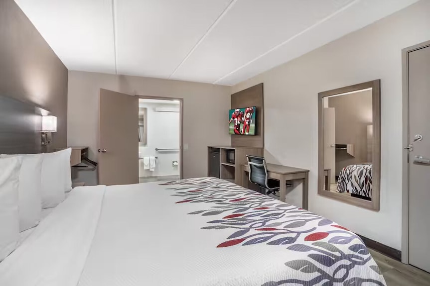 Affordable Room Ideal For Extended Stays Near Local Scenic Parks - Greenville, SC