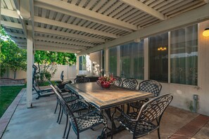 Casa | 5 quartos, acesso à internet de alta velocidade