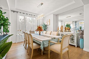 Casa | 5 quartos, acesso à internet de alta velocidade