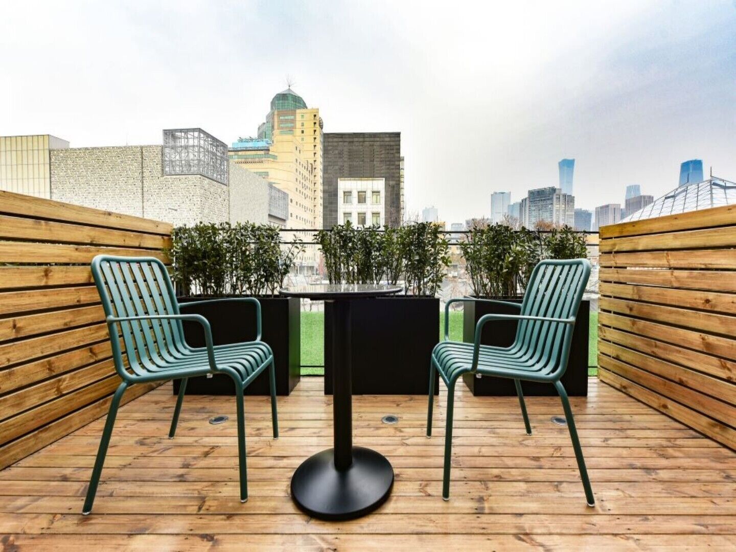 Quarto Twin Signature, Vista para a cidade | Secretária, secretária adequada para computadores portáteis 