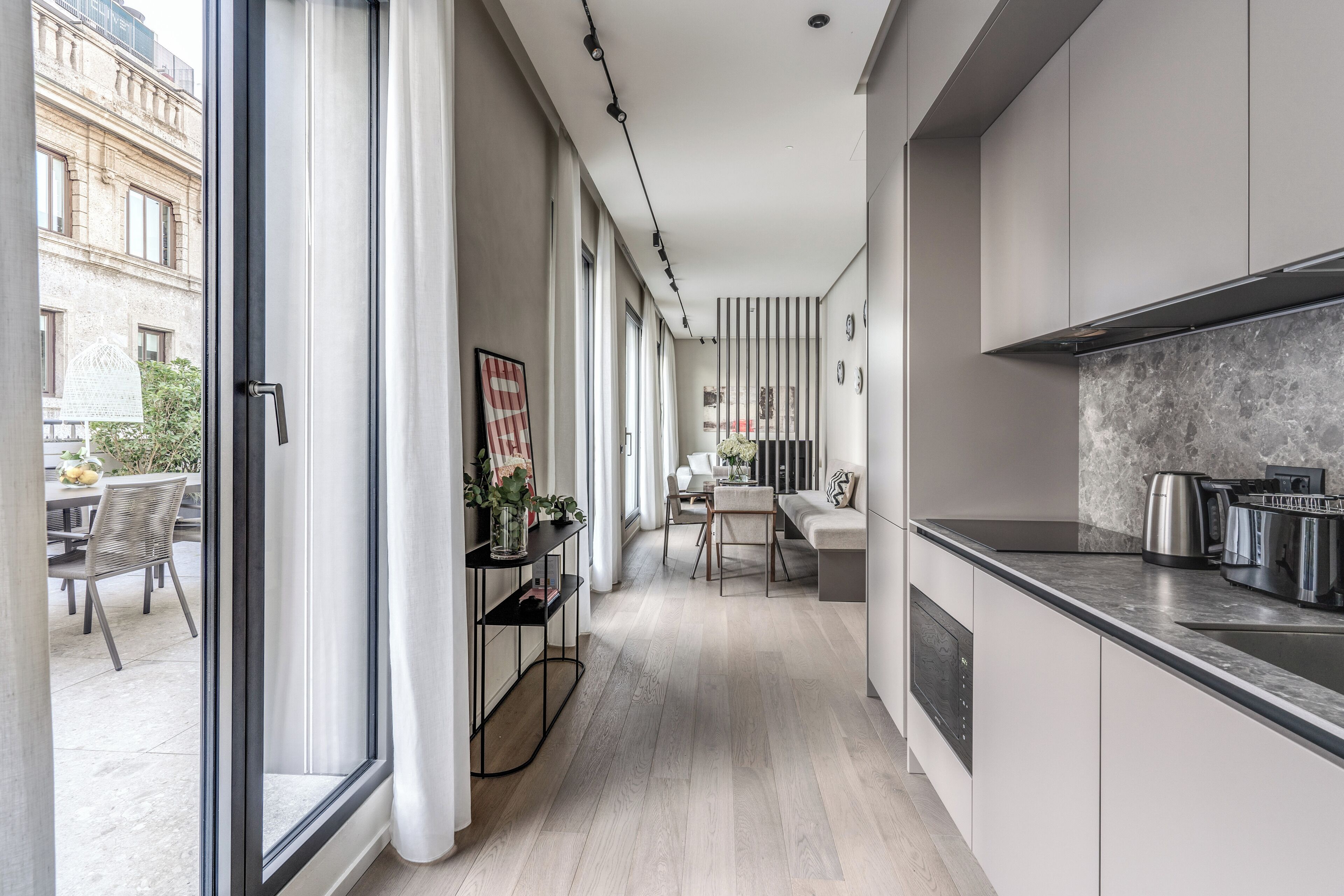 Apartamento Elite (2 Bedrooms) | Cozinha privada | Um micro-ondas, uma máquina de café expresso, uma chaleira elétrica 