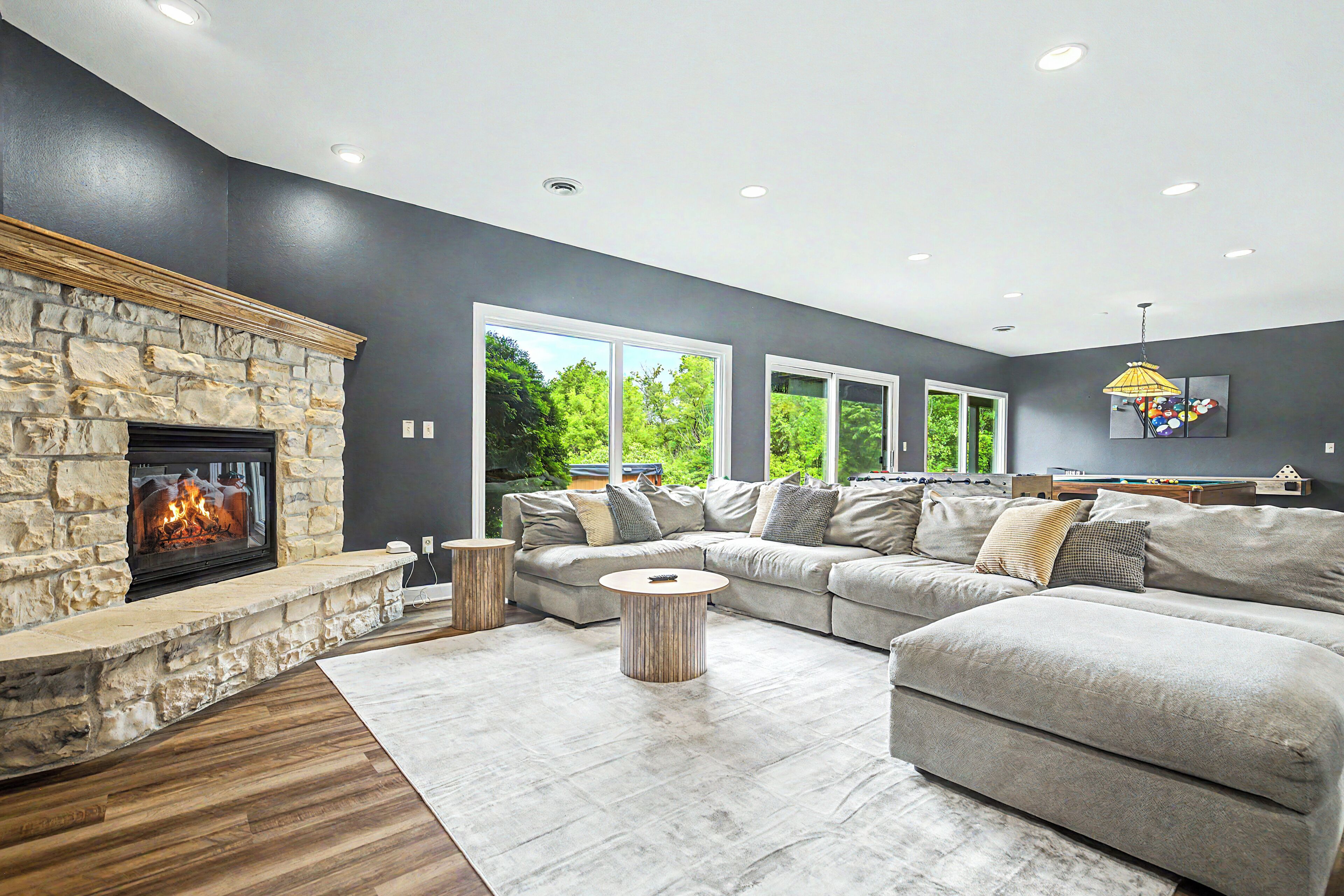 Grand Galena Hideaway [ Luxe Retreat W/ Hot Tub & Games ] - Galena, IL