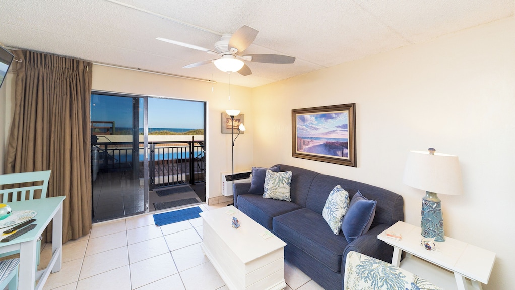 Charming Poolside 1-bedroom Condo - Crescent Beach, FL