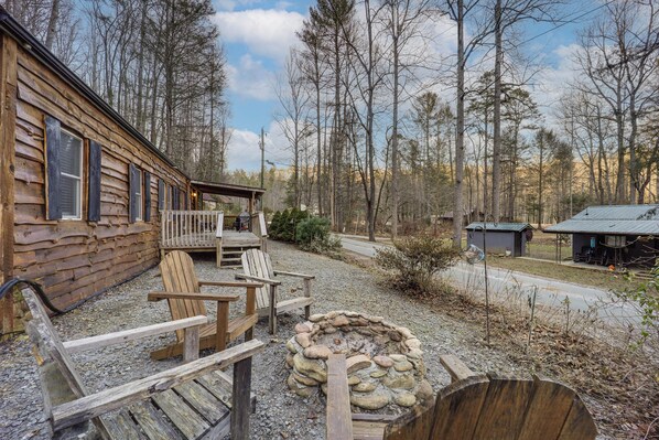 Rural & Modern! Edgemont Cabin w/ Fire Pit Reviews, Deals & Photos 2026 ...