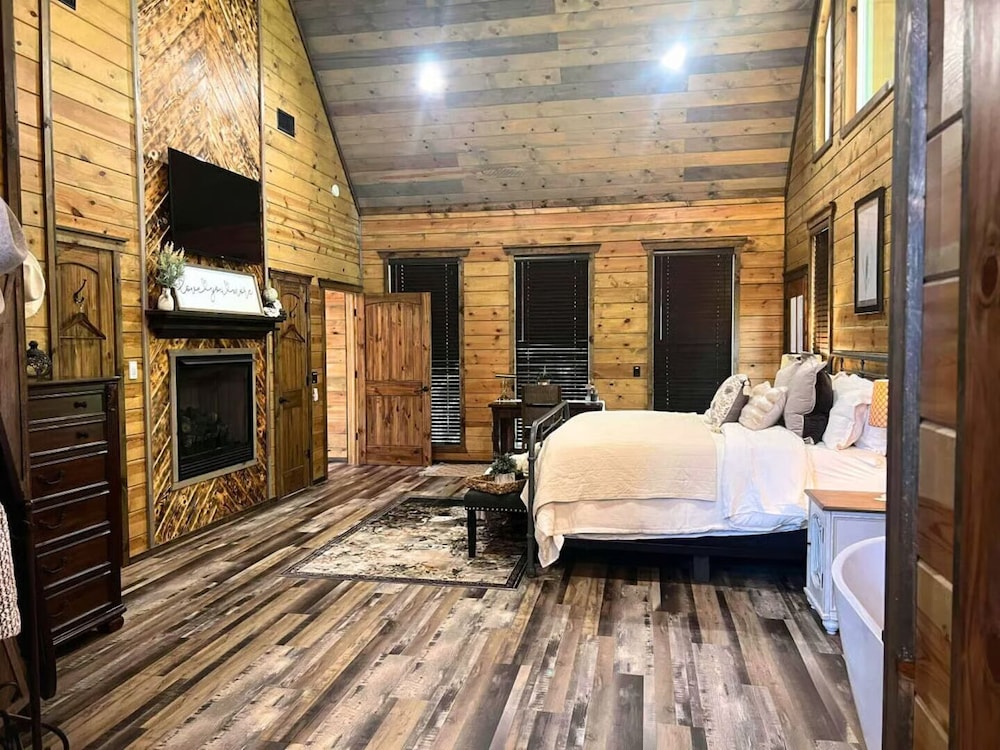 Cozy Luxury Cabin w/ Hot Tub Near Broken Bow Lake Reviews, Deals ...