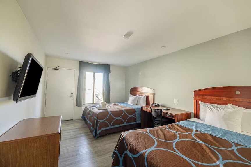 Budget-friendly Room W/ 2 Queen Beds Near Calico Ghost Town - 4 Rooms - Barstow, CA