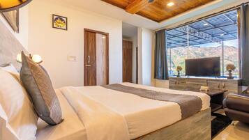 Quarto Superior | Cortinas/cortinados opacos, ferro/tábua de engomar, Wi-fi grátis