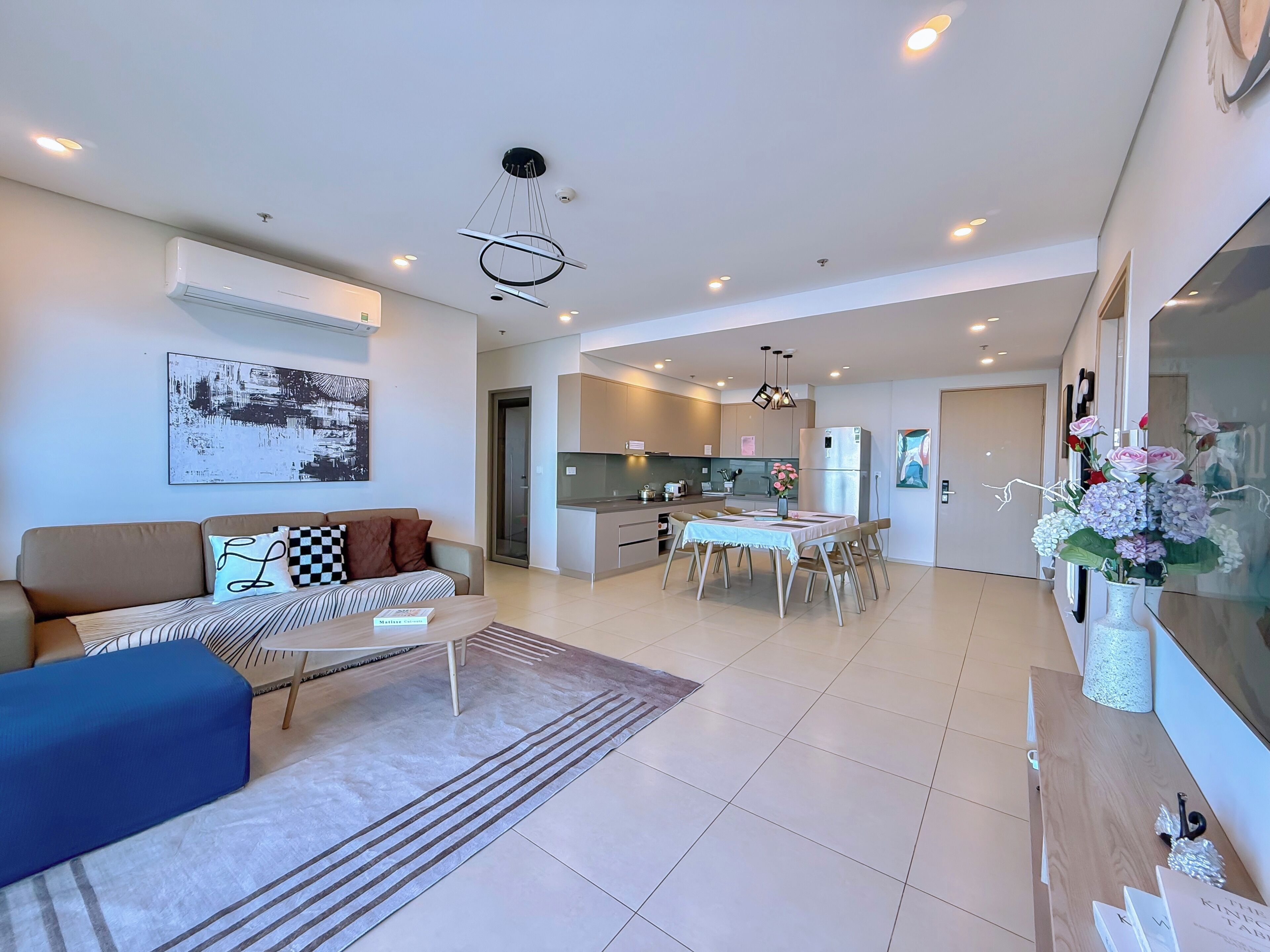 Apartamento Superior, 3 quartos, vista para a praia | Secretária, cortinas/cortinados opacos, quartos insonorizados 