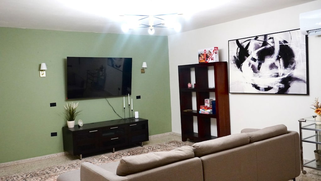 Charming 3-bedroom House With Ac In The Best Location Of Manatí - Barceloneta