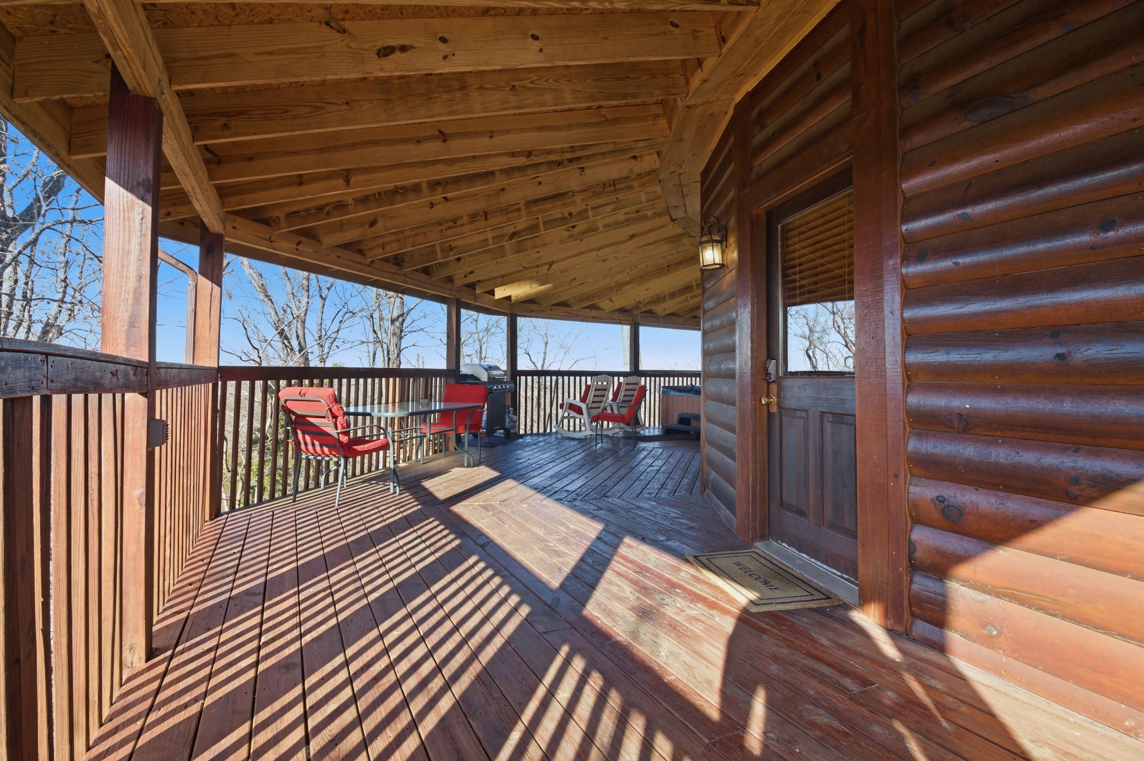 Cabana de Madeira Executiva, 2 quartos, banheira de hidromassagem grande, vista para a montanha | Terraço/pátio interior