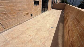 Estúdio luxo, vista para a cidade | Terraço/pátio