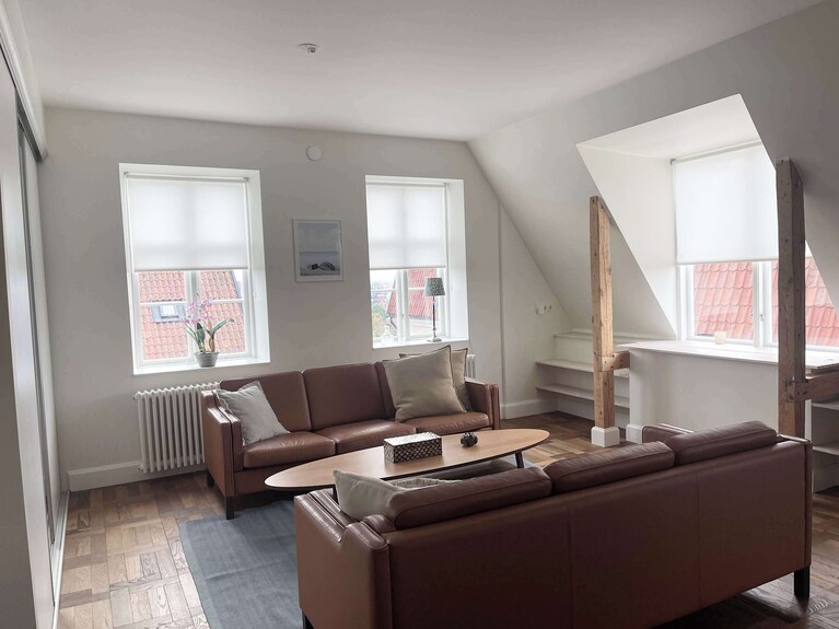 Top-floor Apt With Balcony & Sea View In Visby - Visby