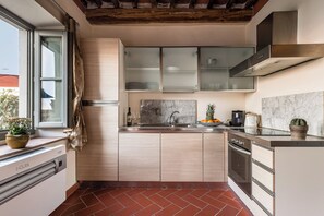 Garden View Apartment - Private Garden, Stunning Views over Lucca ...