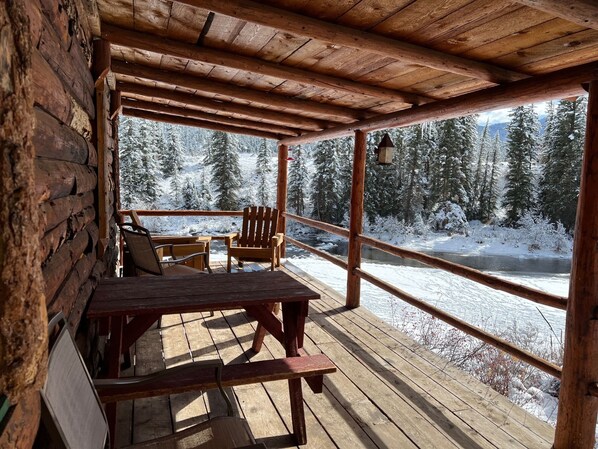 Mountain cabin with river views sleeps 11 . 15 minutes from Wolf Creek ...