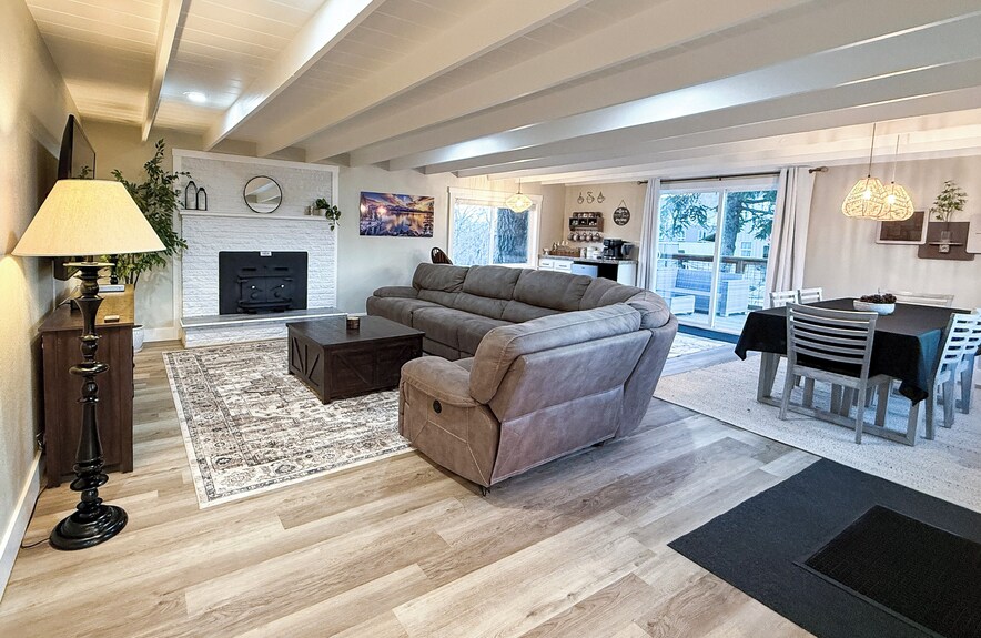 Hidden Oasis 3bd/2.5ba On Secluded 1/2 Acre. Sleeps 8, Near Reno/tahoe - Reno, NV