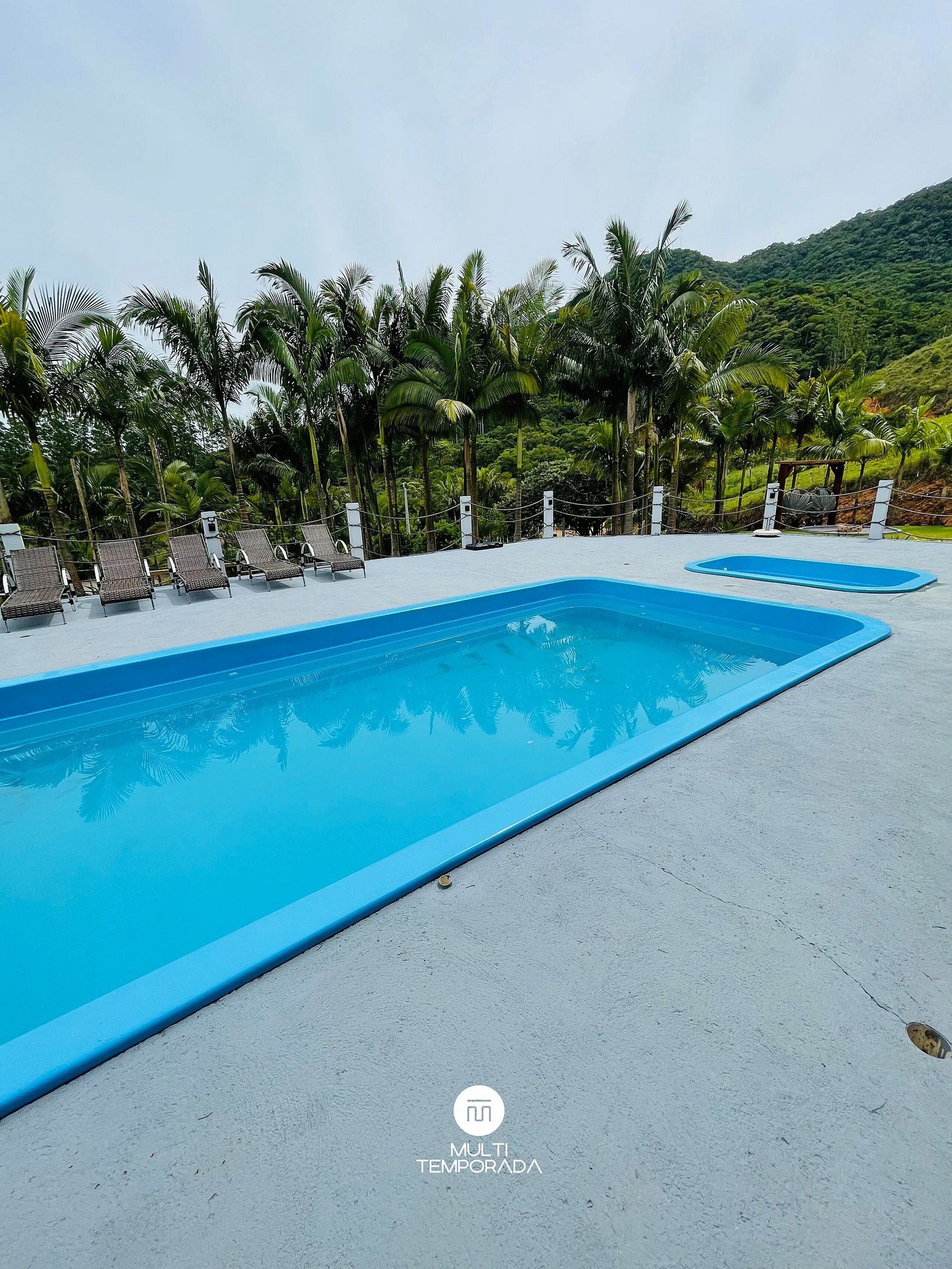 Cabana de Madeira Lua de Mel, banheira de hidromassagem, vista para a piscina | Piscina | Piscina exterior 