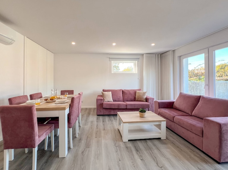 Rose Sun Retreat - Apartment With Shared Pool - Viana do Castelo