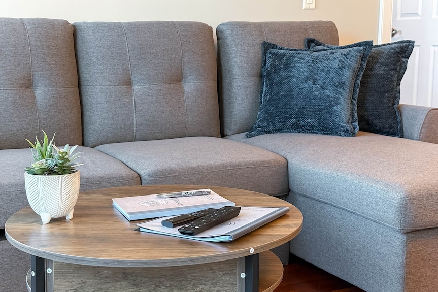 Chic Downtown Suite W/ Ac & Parking | Near Rogers - 艾伯塔