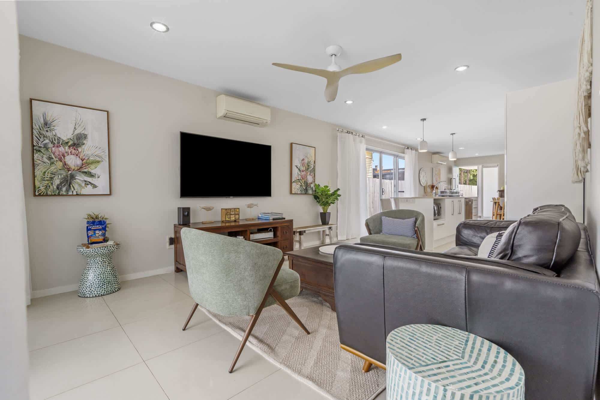 Spacious 4-bed House With Secure Parking - Ascot