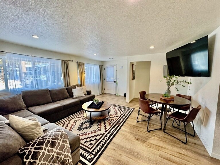 Walk To Heavenly, Renovated 3-bedroom Apartment - South Lake Tahoe, CA