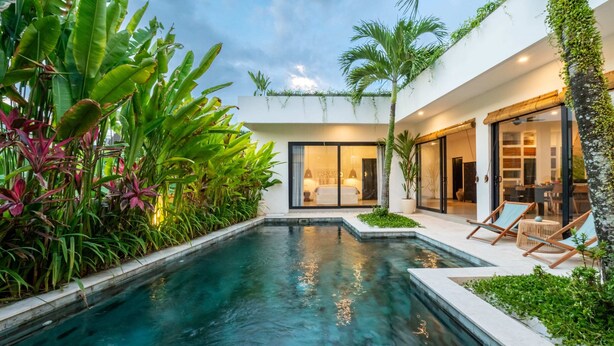 Villa Básica | Piscina