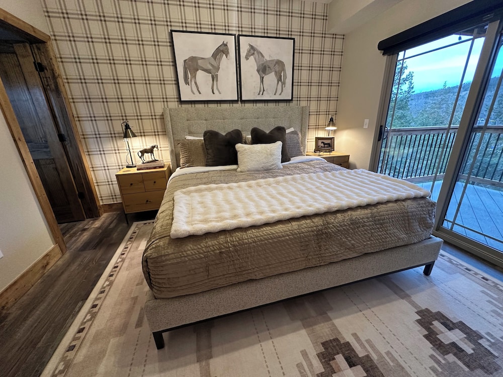 Saddle Ridge Lodge | Hot Tub + Resort Amenities - Taney County | Vrbo