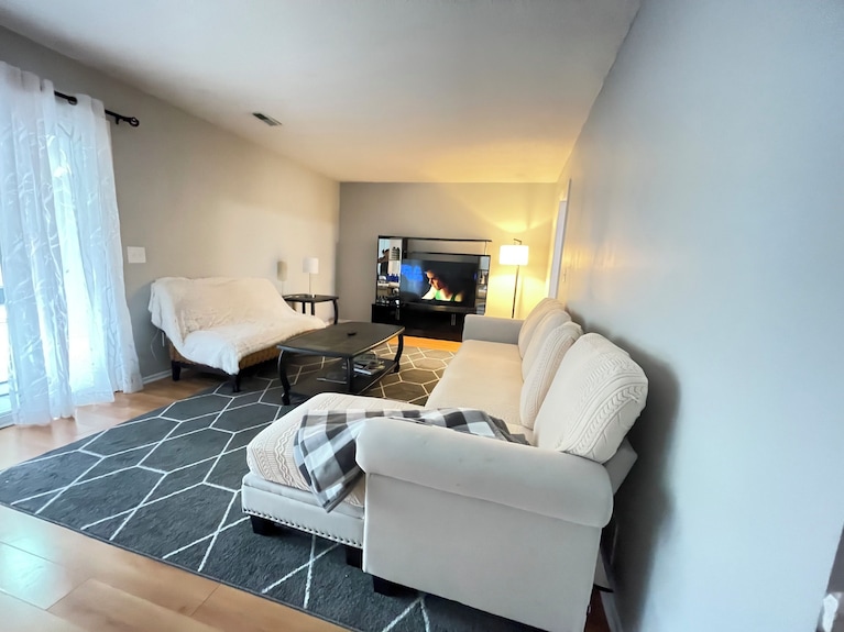 Lovely 3-bedroom Townhome With Ac In Charming Winston-salem - 윈스턴세일럼