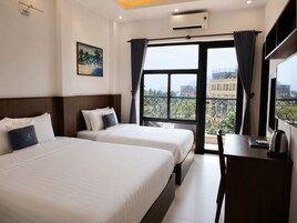 Quarto triplo superior | Wi-Fi de cortesia, roupa de cama