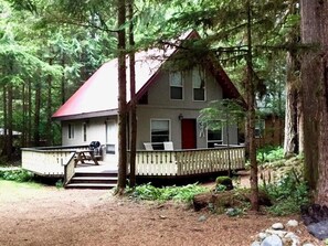 Welcome to the Dancing Bear Cabin! Sleeps 8! Reviews, Deals & Photos ...
