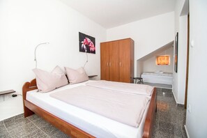 Apartments Maslina, Bilice: Hotel Reviews, Rooms & Prices | Hotels.com