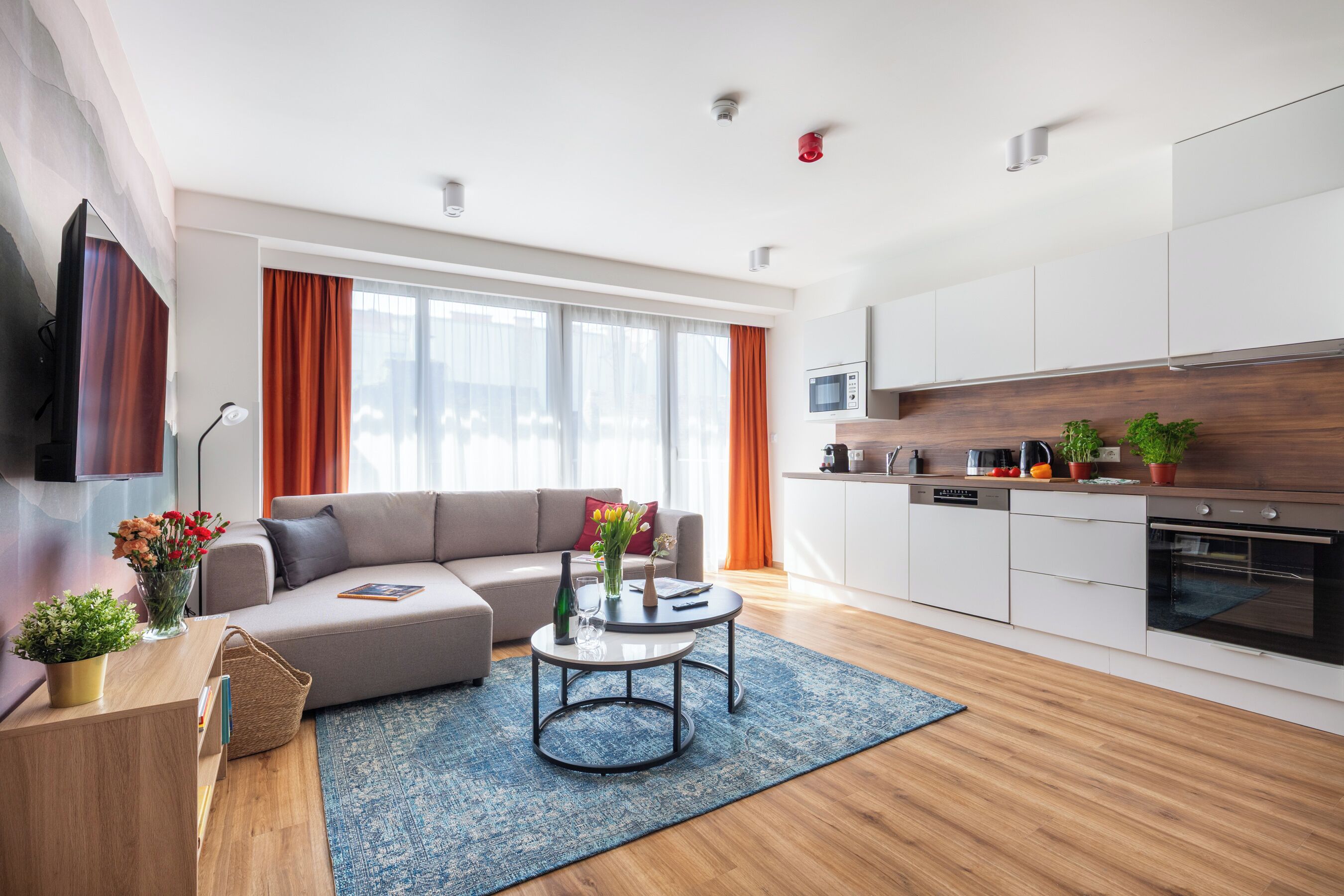 Smart TV 100 cm com canais digitais, serviços de streaming