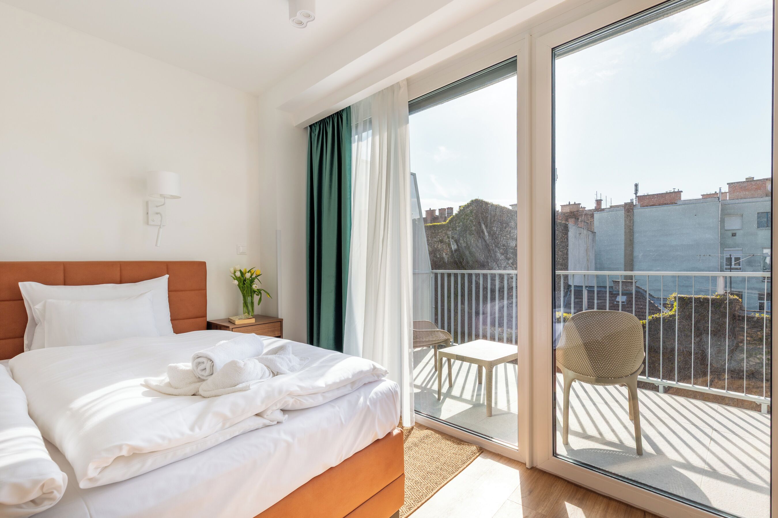 Apartamento Superior, 2 quartos, varanda, vista para o jardim | Cortinas/cortinados opacos, quartos insonorizados, Wi-fi grátis 