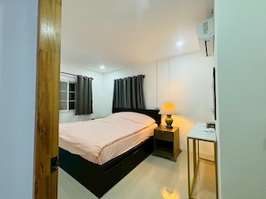 Villa Standard | Secretária, camas desdobráveis, Wi-fi grátis, roupa de cama fornecida 