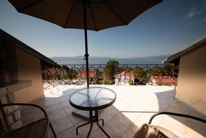 Apartamento (A2) | Terra ço/pátio