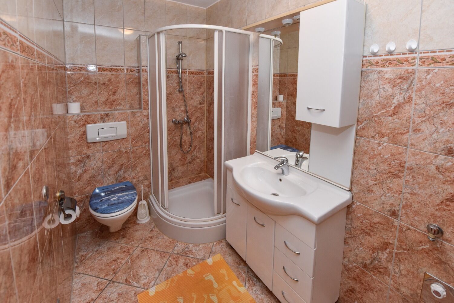 Apartamento (A5) | Casa de banho | Um polibã 