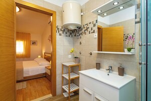 Apartamento (A2) | Casa de banho | Um polibã 