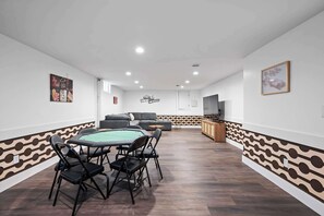 Casa, várias camas, banheira de hidromassagem grande, vista para o jardim (Nookside Grand Estate) | Interior